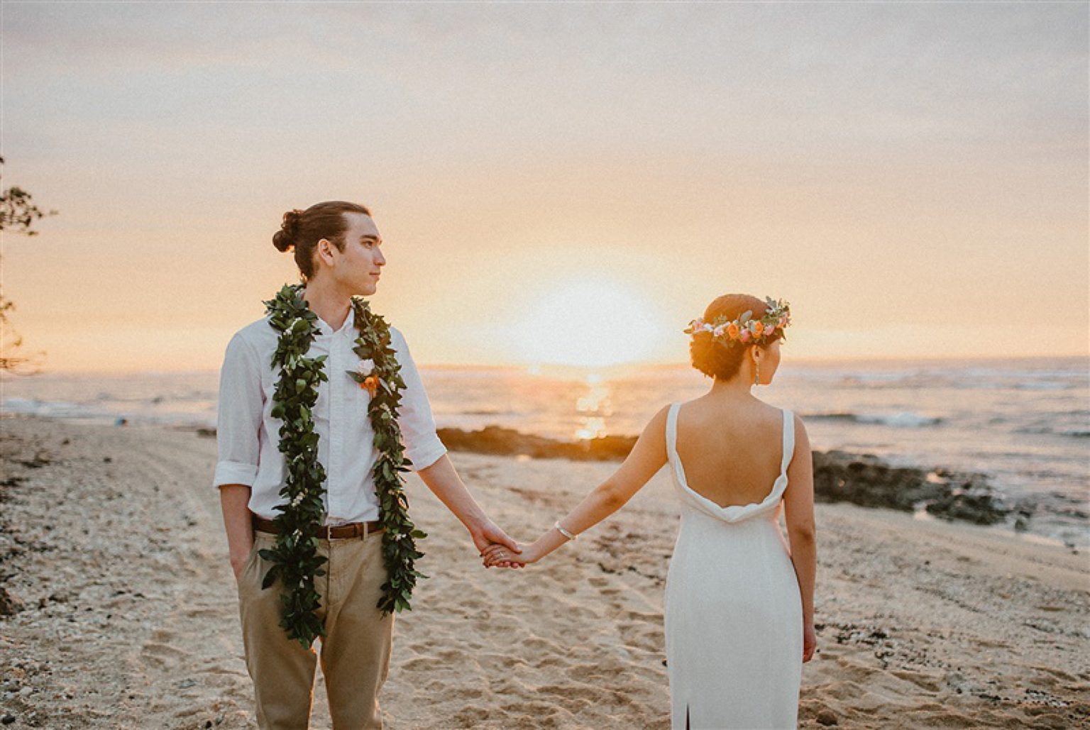 A Guide to Having Your Wedding at Oahu's Loulu Palm Estate